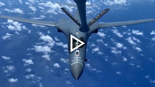 '죽음의 백조' B-1B랜서, 60t급 폭탄 융단폭격 가능 … 적들 '벌벌' | ZUM TV