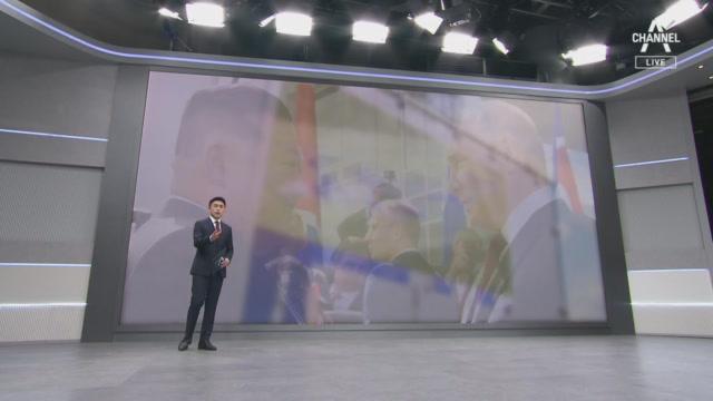 김정은-푸틴, 4년 5개월 만에 정상회담…전 세계 보란 듯 생중계 | ZUM TV
