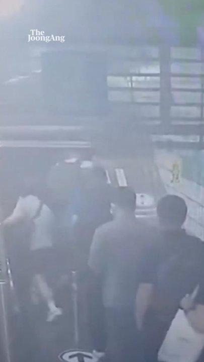 “에스컬레이터서 우루루”…수내역 사고에 불안한 분당 주민들 | ZUM TV