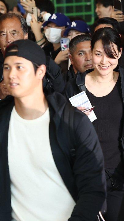 그 앞에선 한∙일 대립 없다…한국서 또 드라마 쓴 9000억 사나이 | ZUM TV