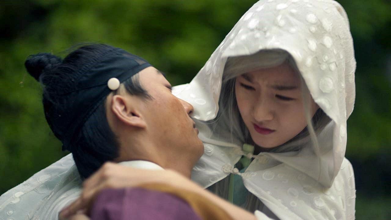 염정아 피해 윤시윤을 구한 김새론 ＂괜찮으십니까?＂ | ZUM TV