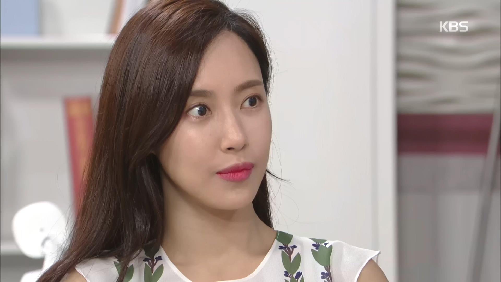 김윤서, 인터뷰 응하며 ＂한번 만나보고 싶네요＂ 당당 | ZUM TV