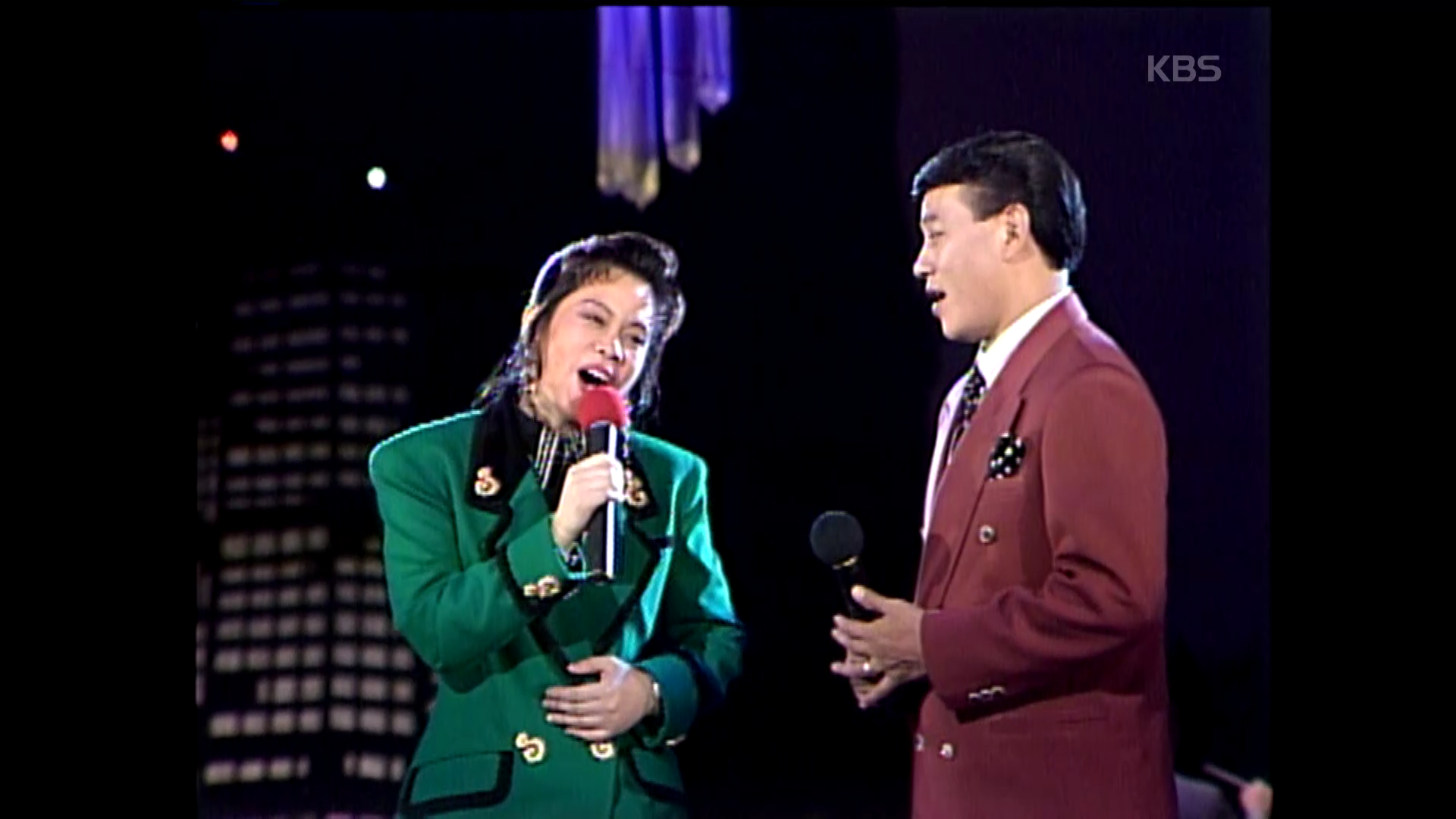 이자연 x 설운도 - 누가 울어(원곡. 배호) 【KBS 토요대행진】 | ZUM TV