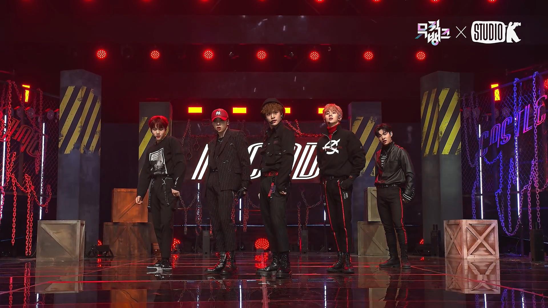 MCND 직캠 TOP GANG ( MNCD Choreography) l @MusicBank 191213 | ZUM TV