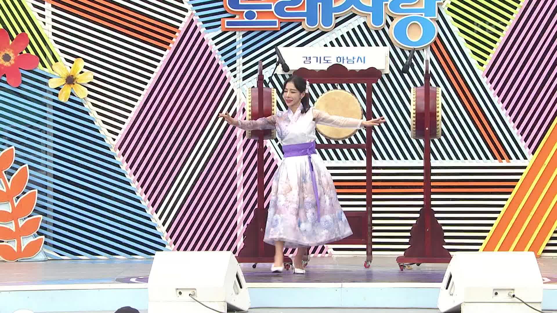 이동덕 씨의 한국 무용 입춤 | KBS 221016 방송 | ZUM TV