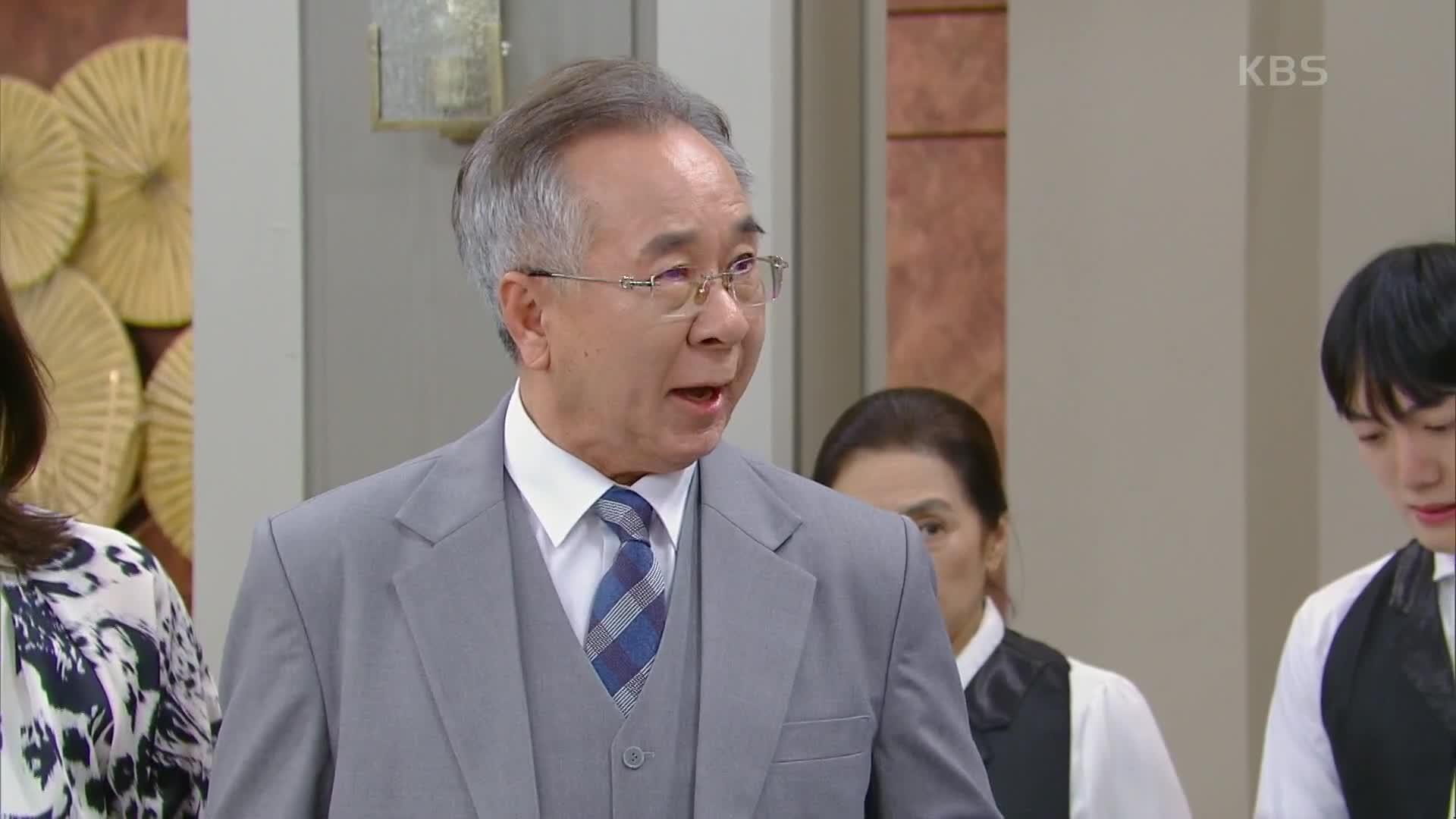 서빙 직원이 실수로 김하겸은 다치게 되고...김호영은 실수한 직원을 내쫒는다 | KBS 230417 방송 | ZUM TV