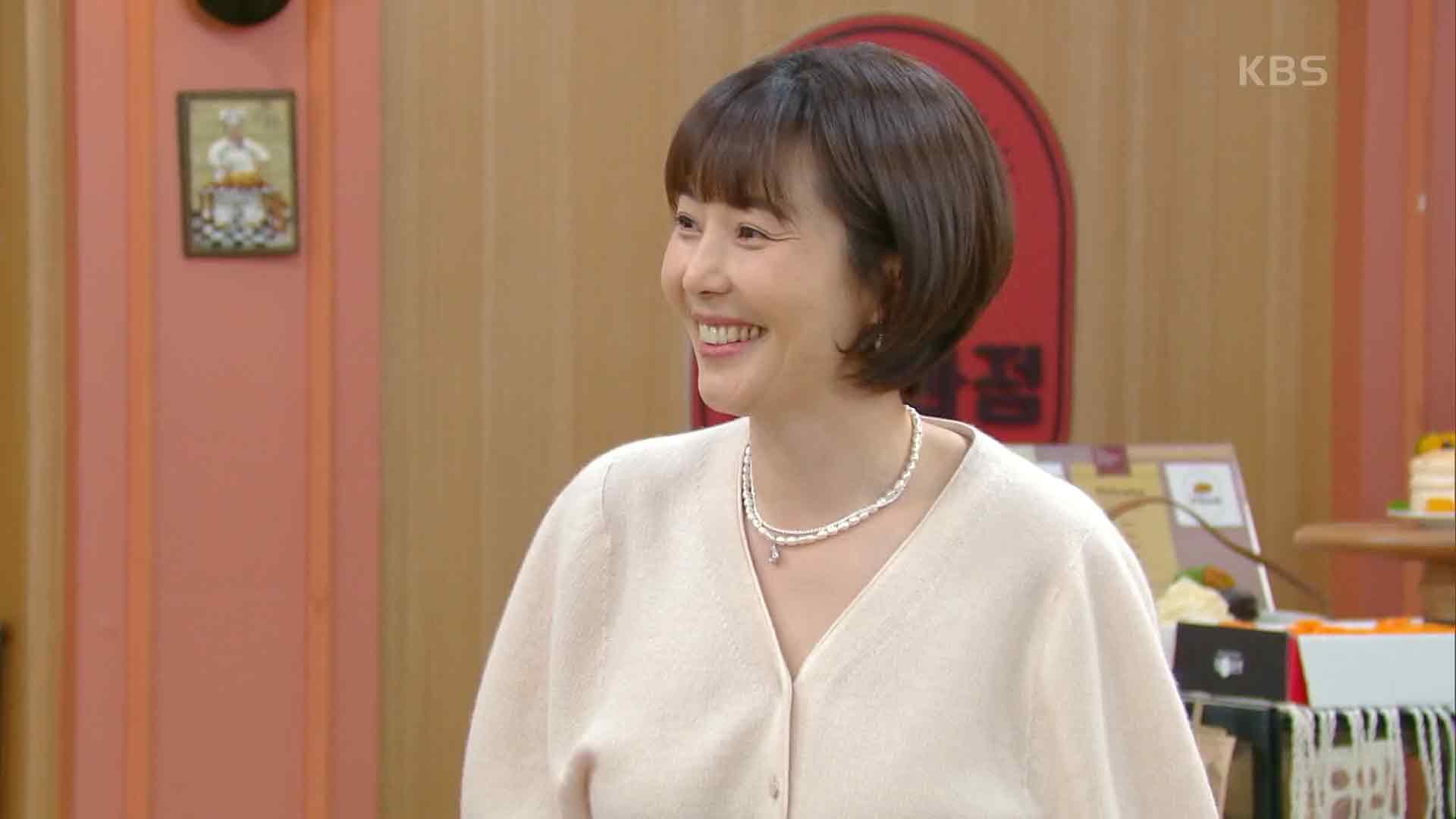 이윤성의 빵집은 김영호가 온 뒤부터 몰려오는 손님에 바빠진다 | KBS 230417 방송 | ZUM TV