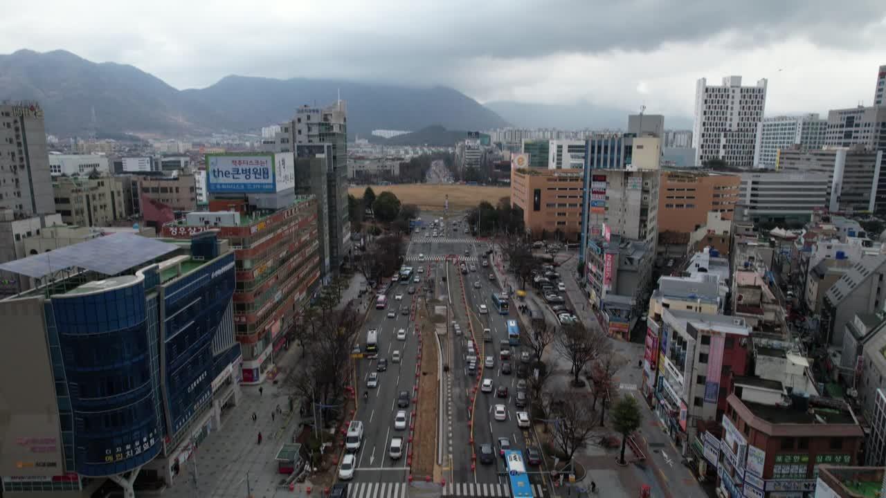 창원 S-BRT 잇단 부실시공, 행정력 도마 | ZUM TV