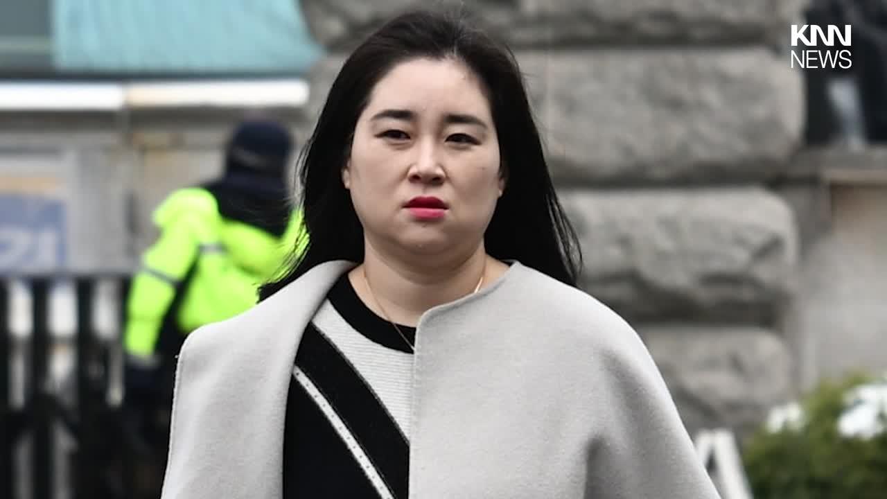 특검 윤석열 속옷 브리핑에 김계리 격분 ＂이게 알권리냐＂ / KNN | ZUM TV