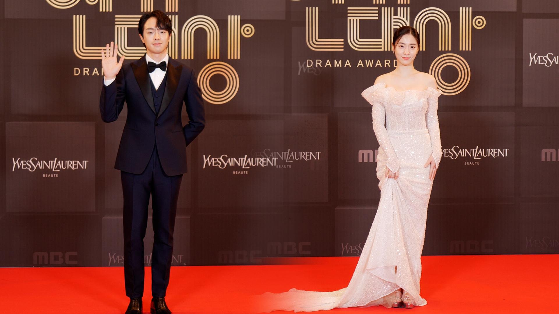 《포토월》 ＜밥이 되어라＞정우연(김영신役) x권혁(박정훈役), MBC 211230 방송 | ZUM TV