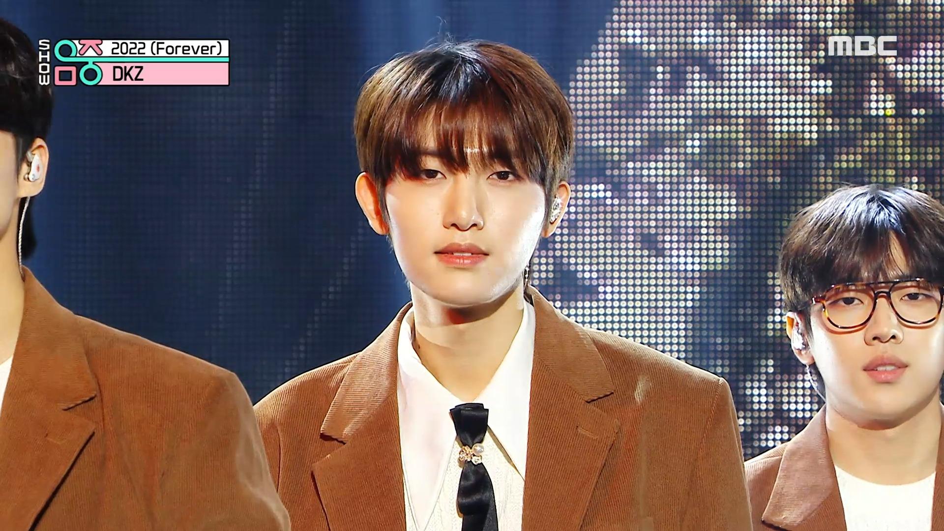 디케이지 - 2022 (포에버) (DKZ - 2022 (Forever)), MBC 230107 방송 | ZUM TV