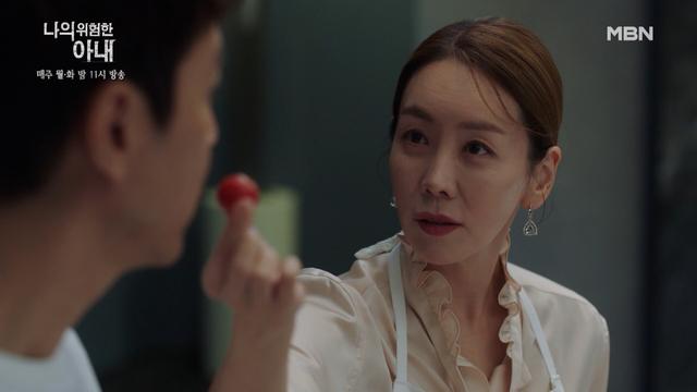 ⅹ절대 방심하지 마라ⅹ 스치면 死는다… 방울토마토 하나에 오가는 생사의 길! MBN 201110 방송 | ZUM TV