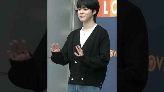 방탄소녀단 지민(BTS JIMIN) '아미를 향한 상큼 볼하트' #방탄소년단 #지민 #BTS #BTSJIMIN #JIMIN #최파타 | ZUM TV