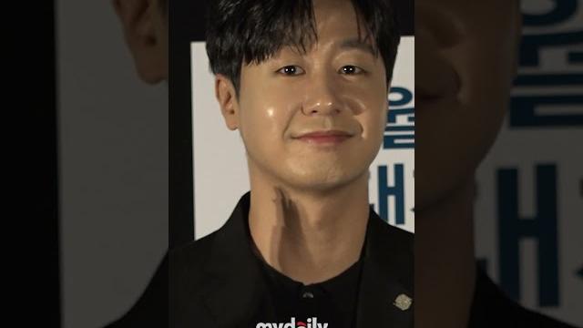 배유람(Bae Yu-Ram), 악역으로 변신! #배유람 #Baeyuram #미끼 #영화 #용산CGV #언론시사회 | ZUM TV