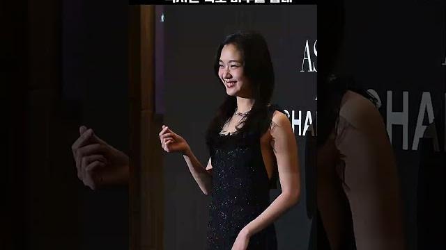 김고은(Kim GoEun),'섹시한 흑조 비주얼 뽐내' [O! STAR 숏폼] | ZUM TV