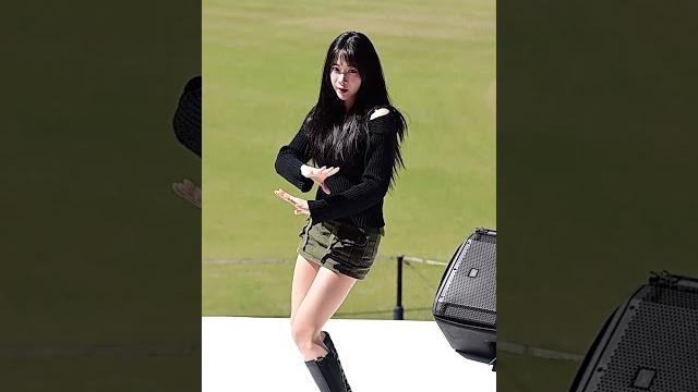 ‘리허설 맞아?’ 봄 같은 상큼한 매력 뽐낸 김한나 치어리더 [O! STAR 숏폼] #치어리더 #김한나 | ZUM TV