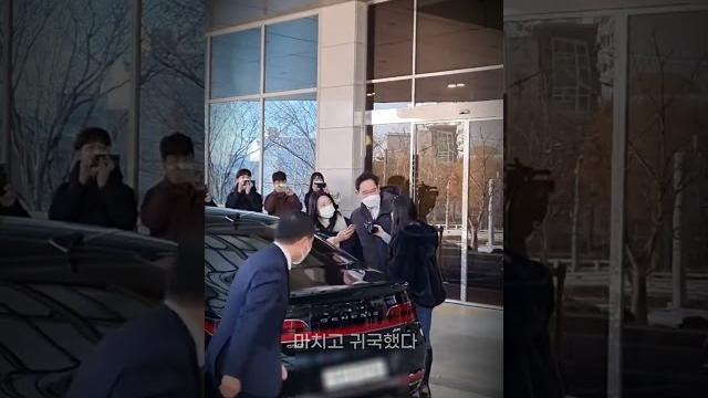 패딩조끼 그대로 이재용 회장 계획 묻자 열심히 해야죠 [현장fact] Zum Tv